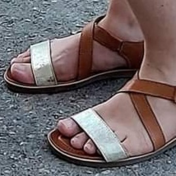 Aurora – Feetify.com