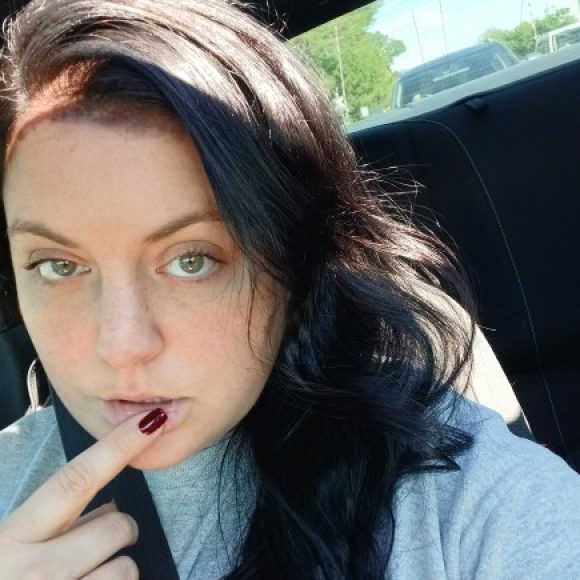 Dolly – Feetify.com