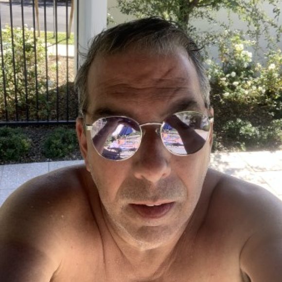 Robert – Feetify.com