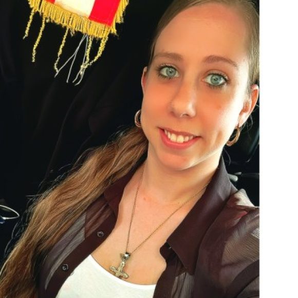 Melyssa – Feetify.com