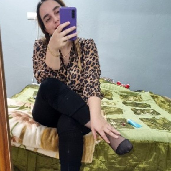 Zahra – Feetify.com