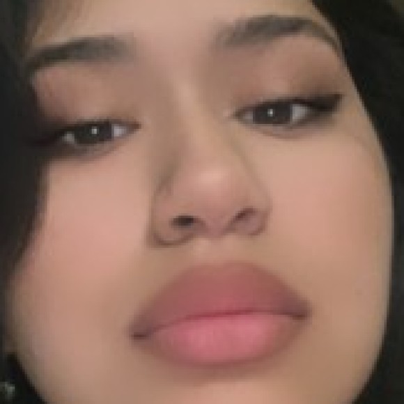 Selena – Feetify.com