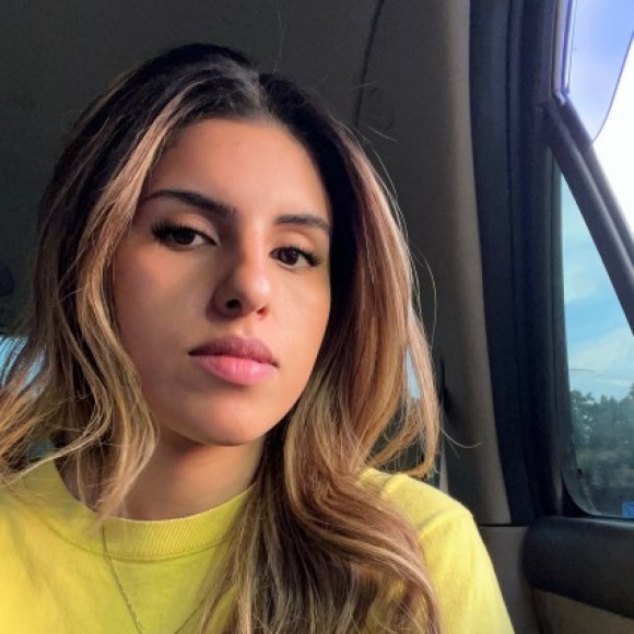 Michelyne – Feetify.com