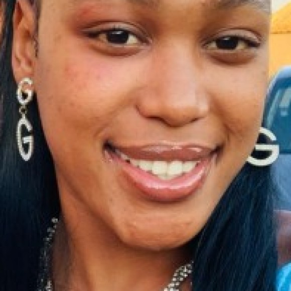 Leeanne – Feetify.com