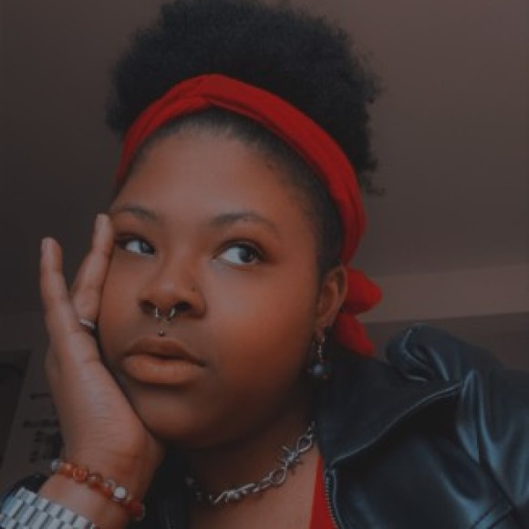 Makia Williams – Feetify.com