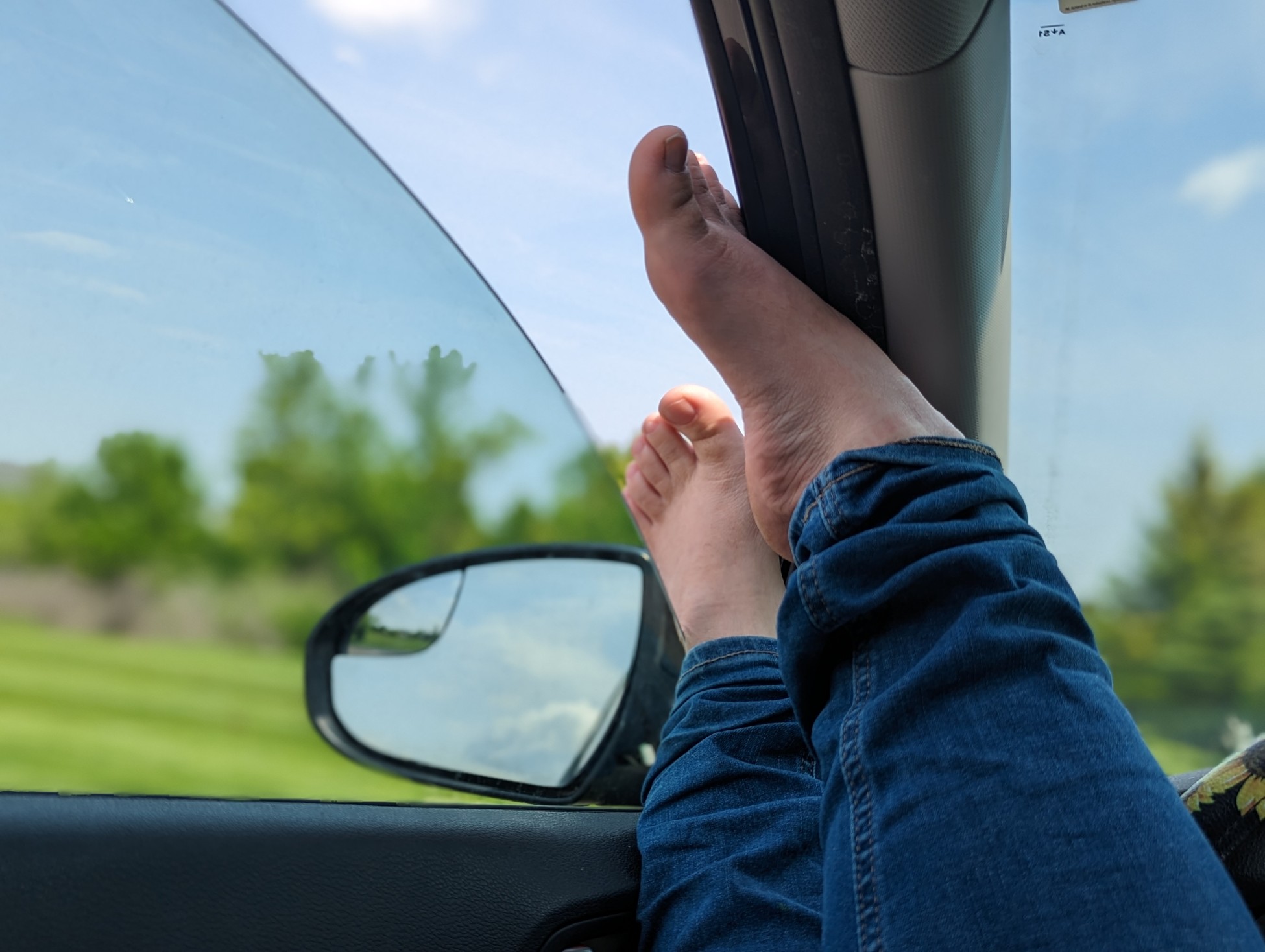 Luna – Feetify.com