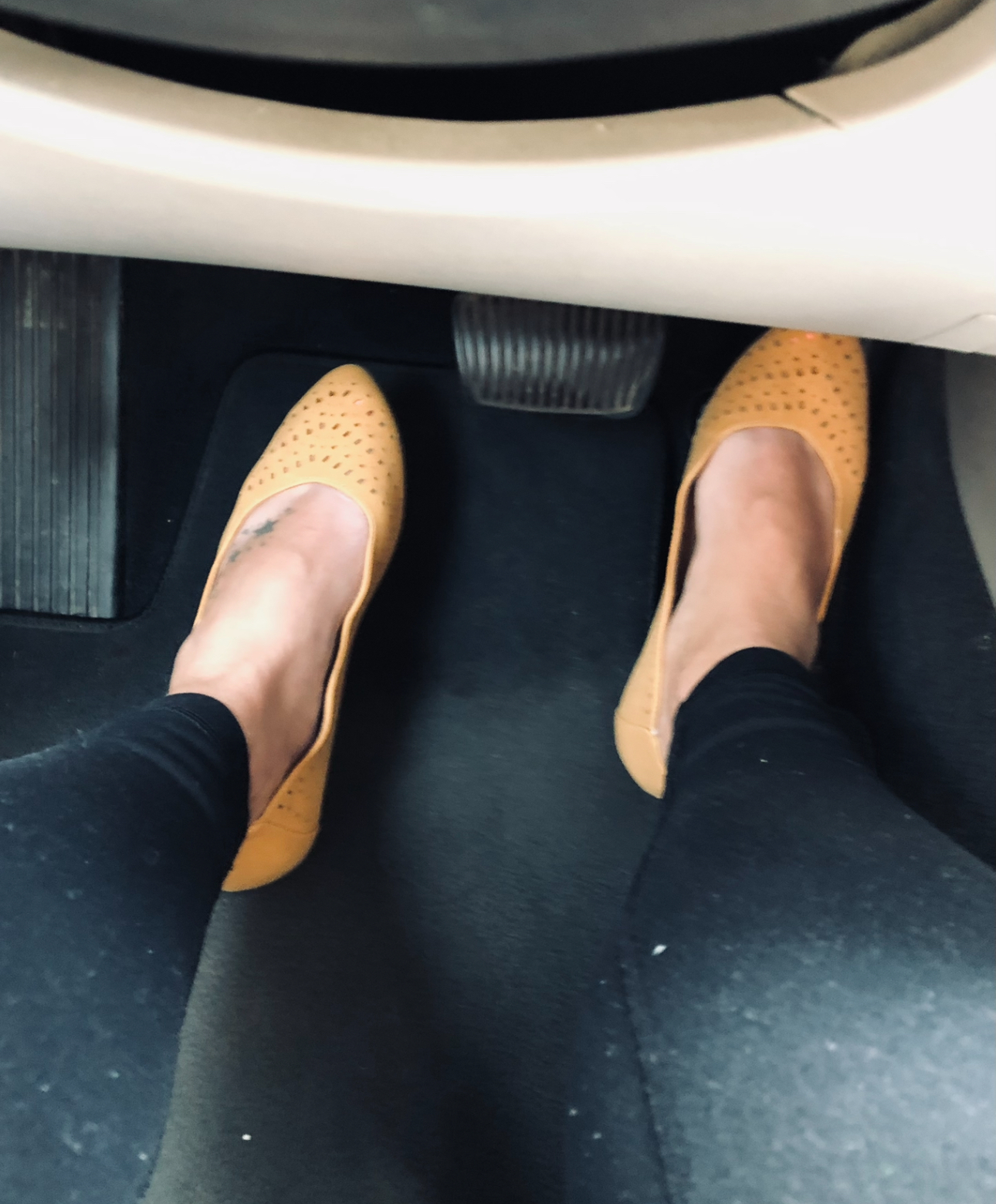 Emily – Feetify.com