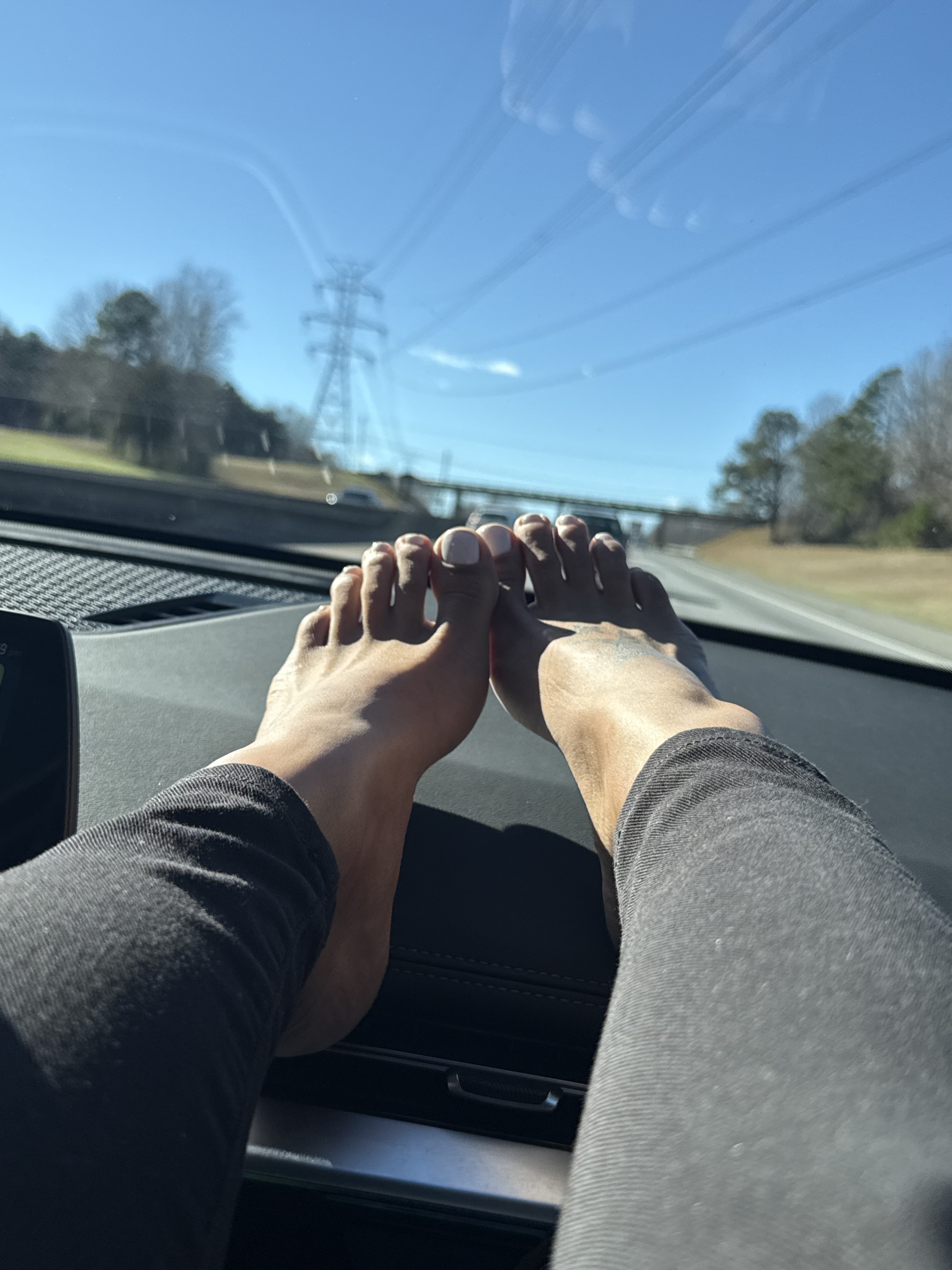 Media – Regina – Feetify.com